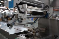 China Highly Automatic Disposable Cigarette Holder Pillow Packaging Machinery for Restaurant for sale