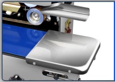 China Food Bag Heat Band Sealer with Continuous Horizontal Printing and 21kg Machine Weight for sale