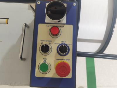 Cina 80 kg di carico di cuscinetto Macchina semiautomatica per la cinghiazione con velocità di cinghiazione di 2,5/s in vendita
