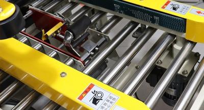 China 200W Automatic Corrugated Carton Boxes Packaging Line with Box Strapping and Carton Tape for sale
