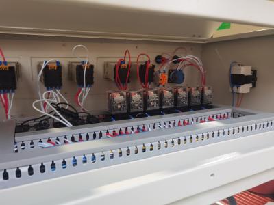 中国 缶や野菜トレイの自動縮小包装機 販売のため