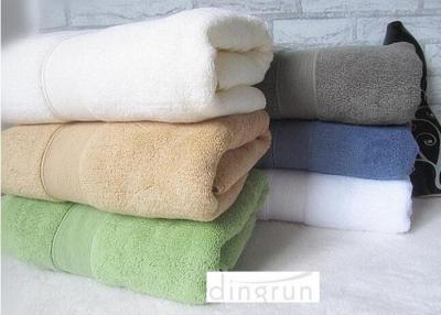 中国 明白な色の衰えない厚化個人化されたBathタオル70x140cm両面のテリー 販売のため