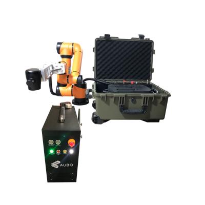China 6 Axis Robot Automatische 100w Koffer Draagbare Fiber Laser Reinigingsmachine Roestverwijdering for sale