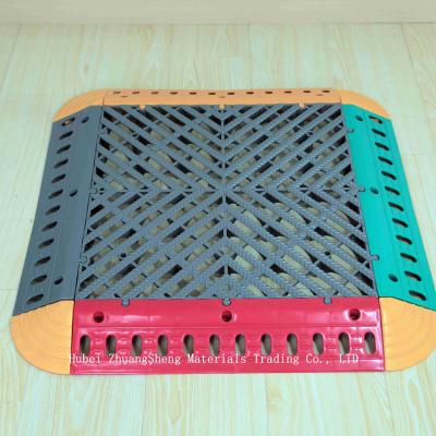 China Outdoor Non Slip Plastic Interlocking Floor By Plastic Injection Molding for sale