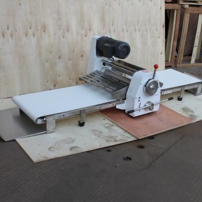 China Food Beverage Stand Type Automatic Small Cookie Dough Roller Sheeter Machine Conveyor Belt and Roller Driven for sale