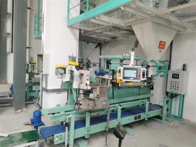 China Máquina profissional de embalagem de sacos de chá pequenos totalmente automática com corte automático de fios à venda