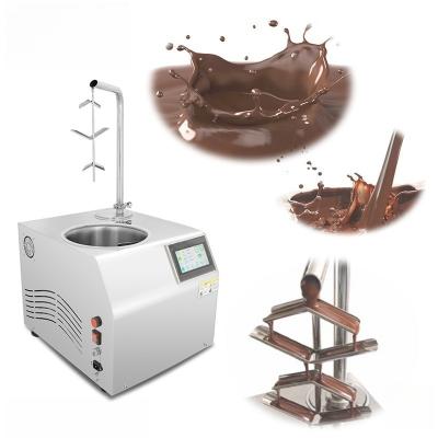 1kw machine à pulvériser du chocolat 45kg CBM0.23 Poids 220V Voltage pour le magasin de chocolat