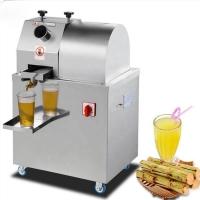 China Fast Heat Dissipation Small Juicer with 220V Voltage and Juice Extractor Processing for sale