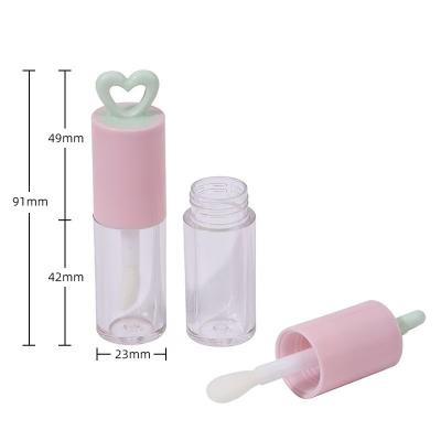 China Custom Color 7ml Hollow Heart Plastic Lip Glaze Tube for Portable Lip Gloss Packaging for sale