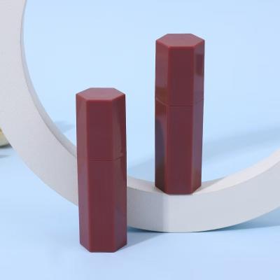 China Hexagonale plastic lippenstiftbuis voor lippenstiftblushstick en glanzend effect 5 ml Proefgeleverd Te koop