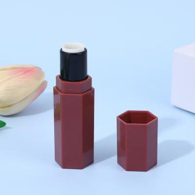 China Hexagonale plastic lippenstiftbuis voor lippenstiftblushstick en glanzend effect 5 ml Proefgeleverd Te koop
