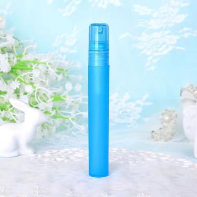 China 3ML 5ML y 10ML Pluma de pulverización de perfume de plástico Contenedor vacío para perfume con acabado de color mate en venta
