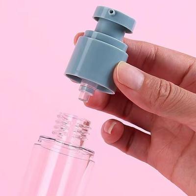 Cina Bottiglia di plastica senza aria da 15 a 100 ml con testa pompa in vendita