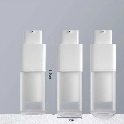 Cina Flacone airless quadrato in plastica PP da 30 ml 50 ml con pompa in vendita