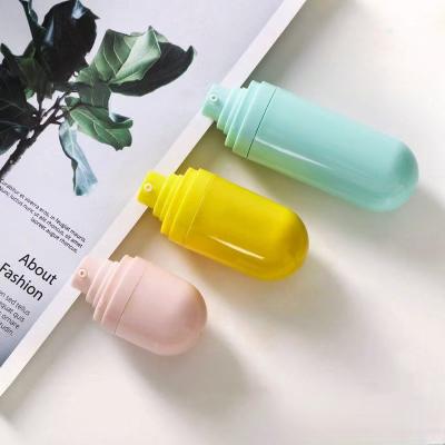 China Travel Size Upside Down Airless Pump Bottle with Adjustable Spray Nozzle and Smooth Surface for Personal Care for sale