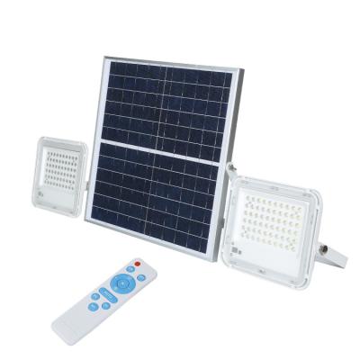 Cina Batteria autoalimentata solare telecomandata delle luci di inondazione del giardino 40w 60w 100w LiFePO4 in vendita