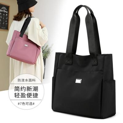 Cina Chiusura lampo di nylon impermeabile su ordinazione di Tote Bag With Pocket And delle borse di mano delle donne in vendita