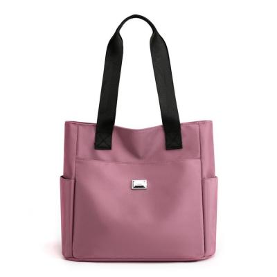 Cina Chiusura lampo di nylon impermeabile su ordinazione di Tote Bag With Pocket And delle borse di mano delle donne in vendita
