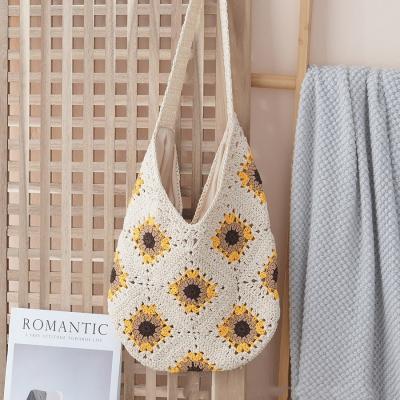 China 2025 New Style Floral Weave Bag Handwoven Daisy Straw Bag Women's Travel & Vacation Single Shoulder Tote Bags Wholesales for sale