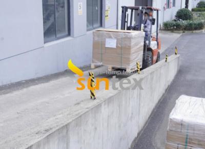 中国 耐熱性シリコーン ゴムは電気絶縁材のためのガラス繊維の生地に塗った 販売のため