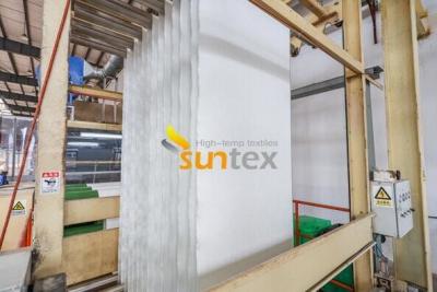 中国 産業シリコーンは溶接毛布のために補強されたガラス繊維の生地に塗った 販売のため