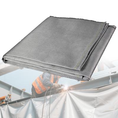 China Heavy Duty Fiberglass Welding Blanket Fireproof 550C Resistant for sale