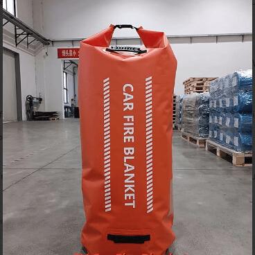 China Gray Fiberglass EV Fire Blanket Resists 1000°C High Temperature for sale