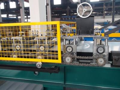 Cina 5.5KW coprono automaticamente il rotolo del pannello che forma il contenitore a macchina 40GP in vendita