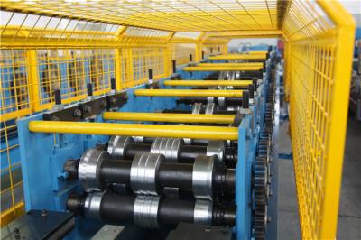 Cina Rotolo d'acciaio galvanizzato dell'incanalamento che forma la Catena a 1 pollici idraulica a macchina di Decoiler 3 tonnellate in vendita