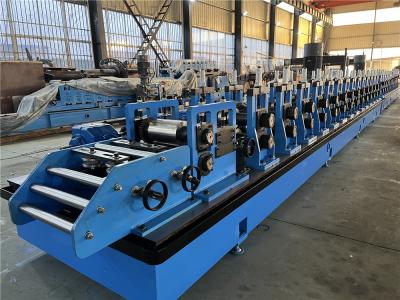 Cina Rotolo della ferrovia di guida del puntone che forma il materiale della macchina CR12MoV con il taglio della sega della mosca in vendita