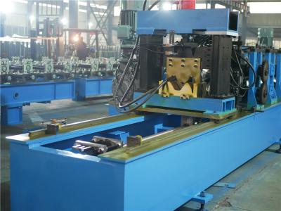 Cina rotolo della guardavia 10T che forma macchina con l'automobile di bobina Decoiler idraulico 18 stazioni in vendita