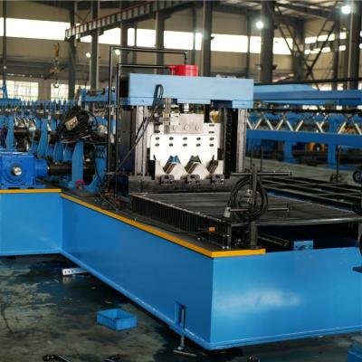 China 10T vangrailbroodje die Machine met Rolauto vormen Hydraulische Decoiler 18 Posten Te koop