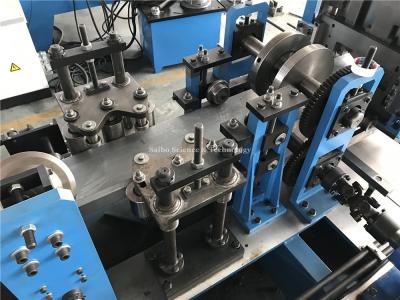 Cina 1.5 - rotolo del Purlin di 3.0mm CZ che forma le stazioni della macchina 16 con le unità di perforazione in vendita