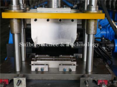 Cina rotolo del piatto del pedale di 10T Decoiler che forma macchina idraulica con la perforazione 160T in vendita