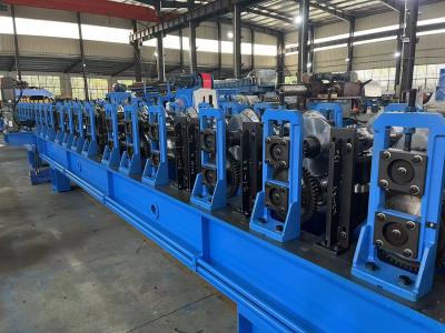 Cina Macchina per la formazione di rotoli a cucitura stazionaria idraulica a pre-taglio con post taglio in vendita