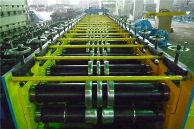 China Rollo material de Silo del rodillo Gcr15 que forma el equipo por el engranaje con Decoiler en venta