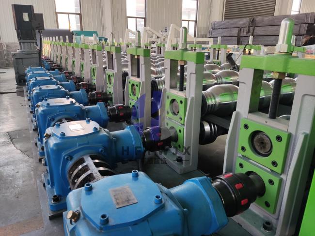 Hydraulic cutting system detail