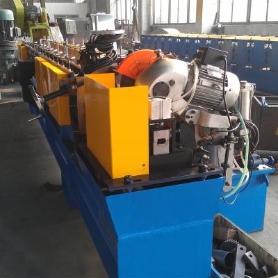 China Cassettetype Zonneblindenomheining Roll Forming Machine 3T Hydraulische Decoiler Te koop
