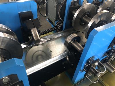 中国 PLCの制御システムが付いている機械チェーン ドライブを形作る自動CZの母屋ロール 販売のため