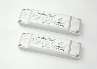 Cina La tensione costante Dimmable di Traic ha condotto il driver 40W 24Vdc con RC che si attenua per la striscia del LED in vendita