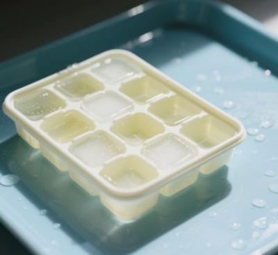 China Stampaggio a soffiaggio per estrusione Materiale TPE Gomma Morbida Cubo Attività Vassoio Ghiaccio Riciclabile for sale