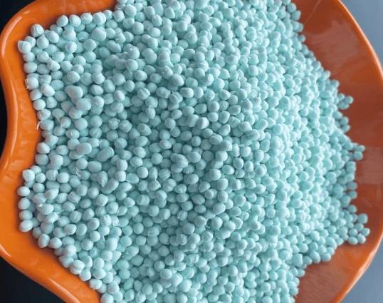 Non-sticky tool handle material samples