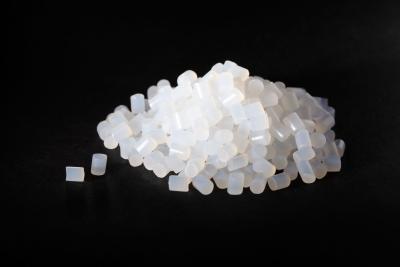 China Granulados de TPR de alta reciclabilidad impermeable TPR material de caucho GP410 fácil de procesar en venta