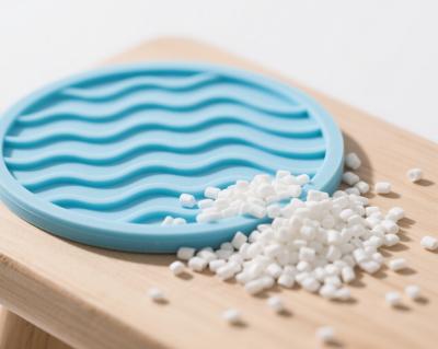 Китай Высококачественные резиновые подставки из TPE для столов и подстаканников в автомобиле с прочным гранулированным эластомерным материалом продается