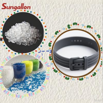 Китай Частицы TPE для ремней для часов, устойчивые к потанию для кожи, сертифицированные FDA / LFGB, высокая эластичность, прямая изготовление продается