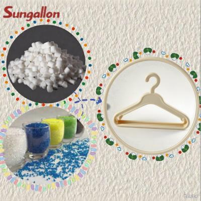 Китай Техническая поддержка завода: частицы покрытия для вешалок из ТПЭ, легкая обработка и индивидуальный цвет для литья под давлением продается