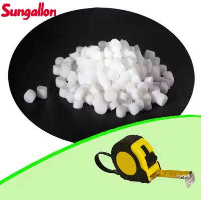 Китай TPE гранулы для индивидуальной твердости в ручках электроинструментов и автомобильных деталях. Доступен индивидуальный цвет. продается