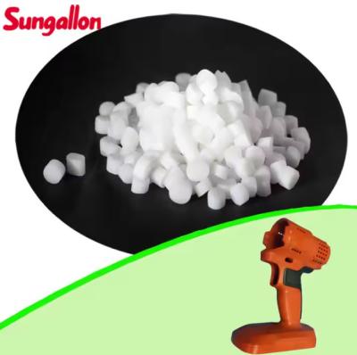 Китай TPE гранулы для индивидуальной твердости в ручках электроинструментов и автомобильных деталях. Доступен индивидуальный цвет. продается