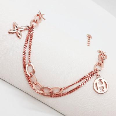 Fashionable Mini Gold Pendant Necklace Set