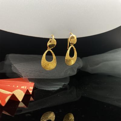 China Brilhantes brincos de ouro de 18 quilates à venda